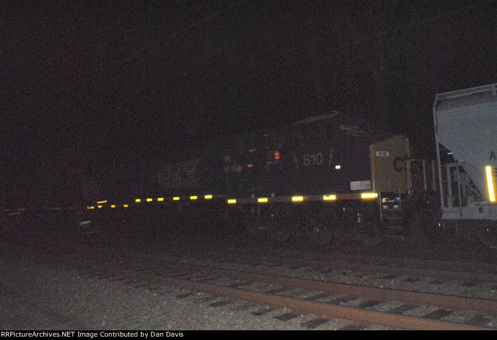 CSX AC60CW 610 trails on Q410-30